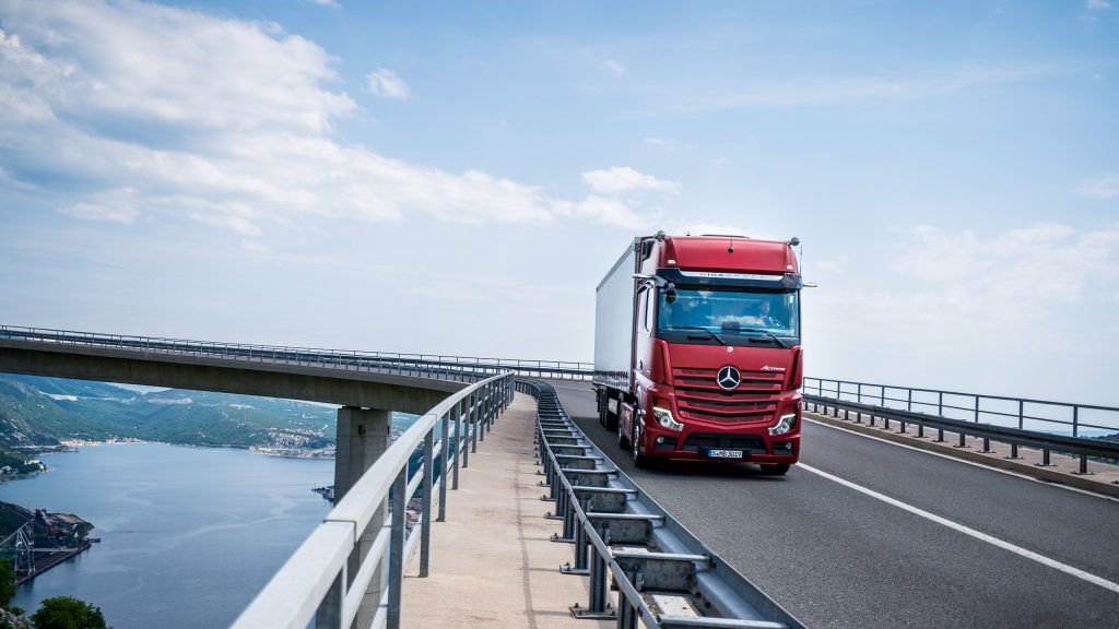 The new Actros 2019. - Mercedes Lease Deals