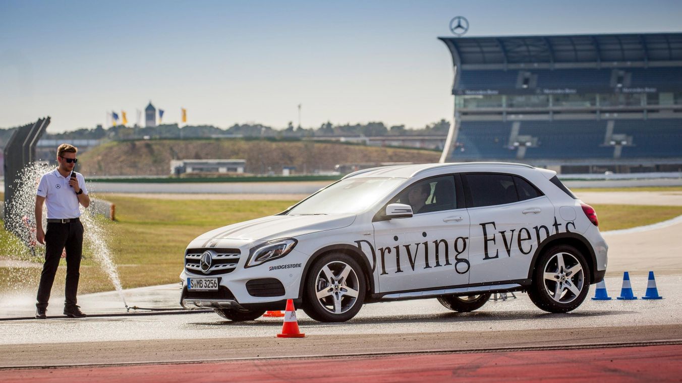 Mercedes-Benz Individual Coaching Summer. - Mercedes Lease Deals
